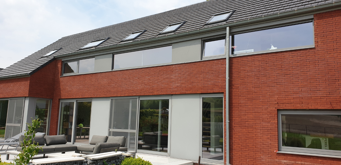 Pose de chassis ALU laqué RAL 9007 structuré à Montroeul-au-Bois ...